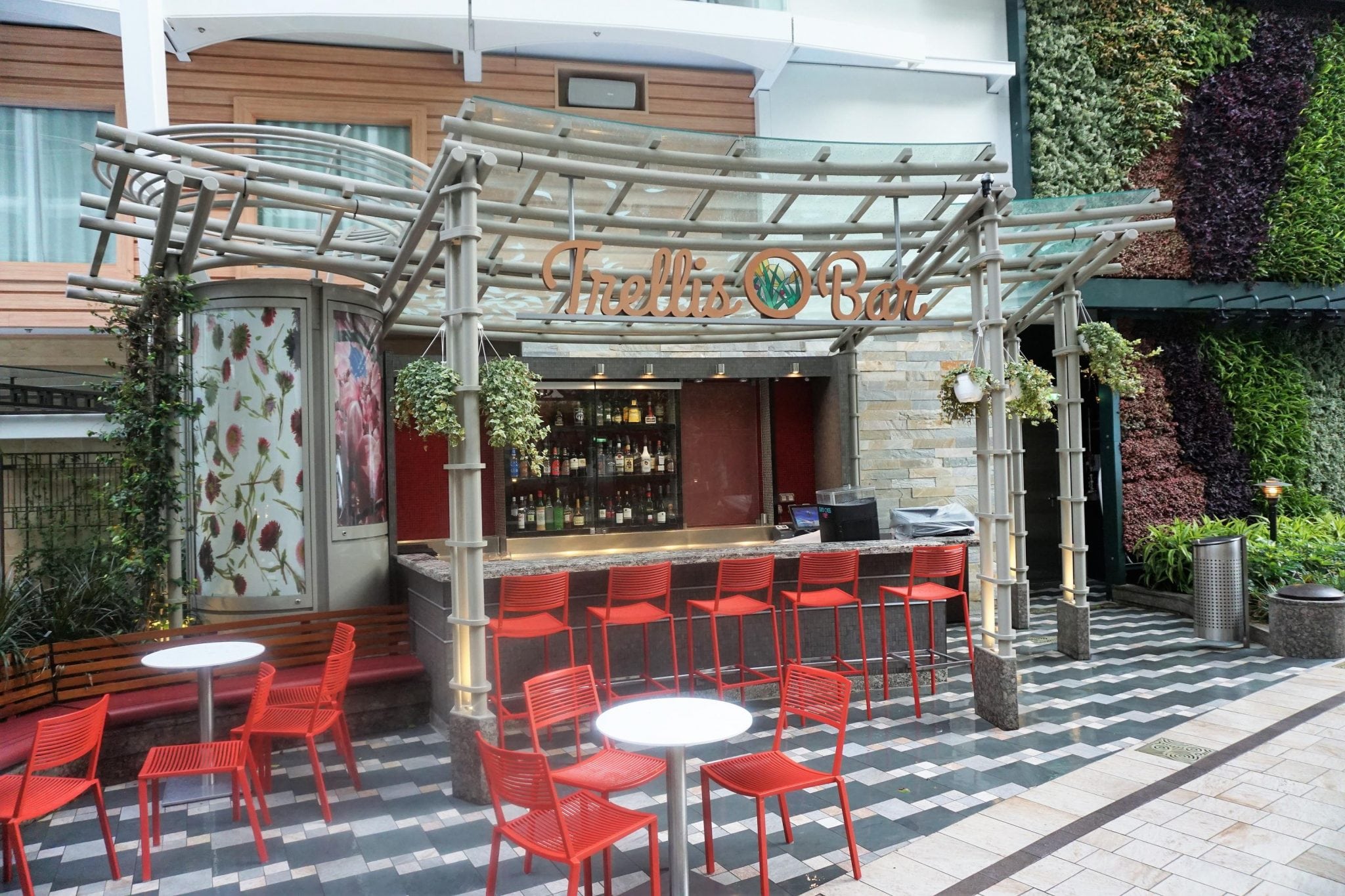 Our Complete Guide to all the Harmony of the Seas Bars