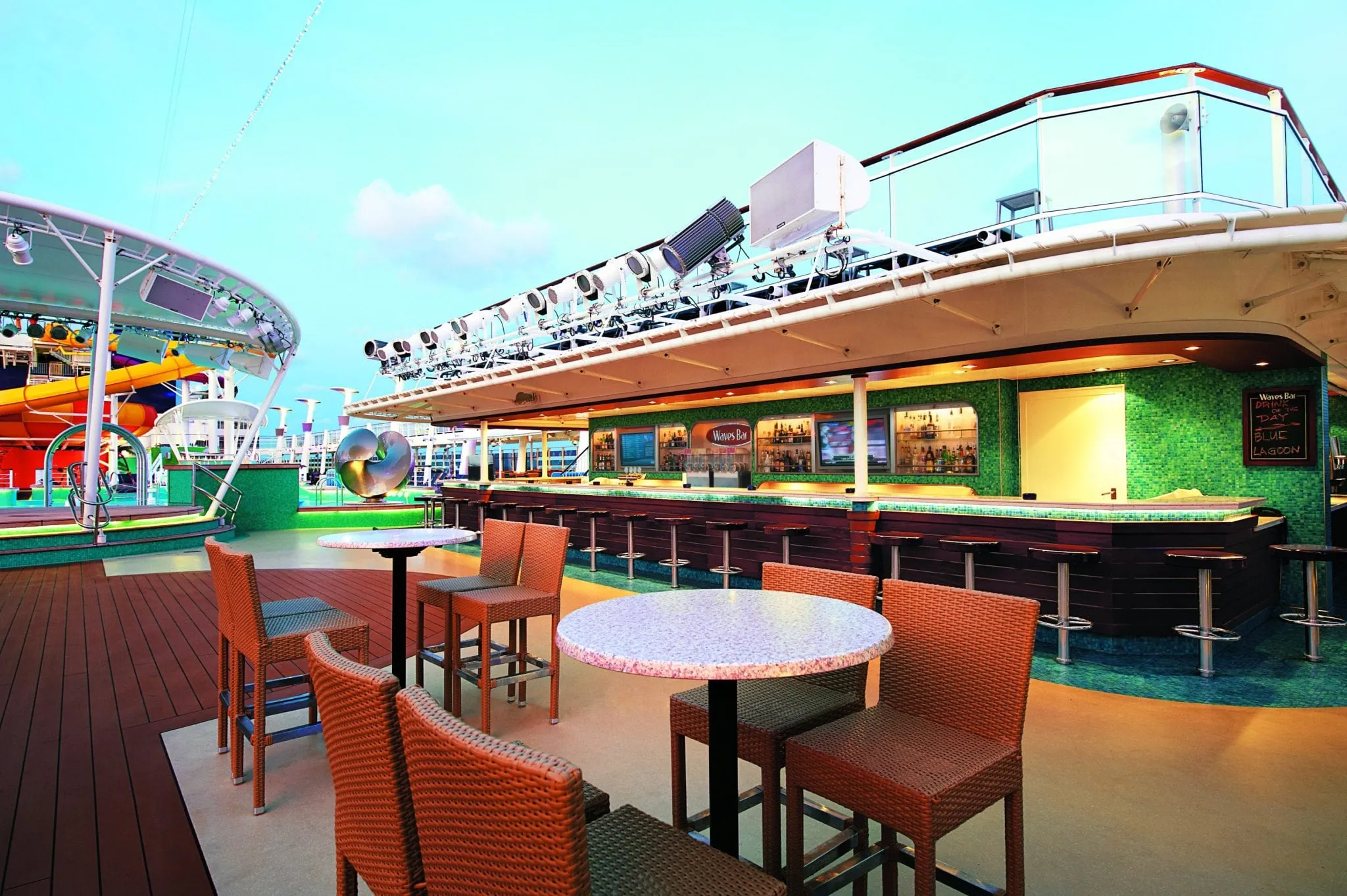 Complete Guide to Norwegian Epic Bars with Menus | EatSleepCruise.com