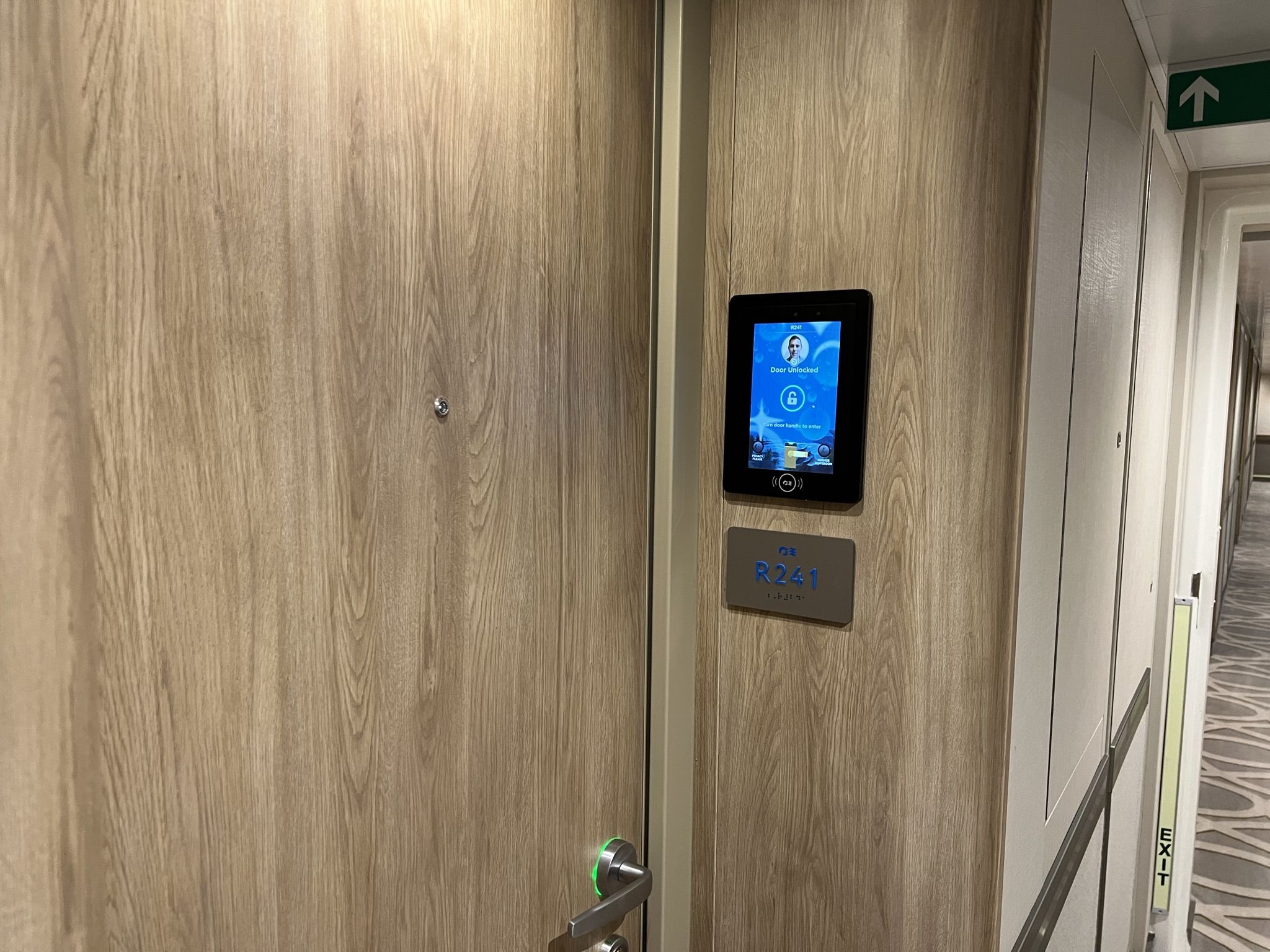 Dos and Don’ts for Decorating Your Cruise Ship Cabin Door