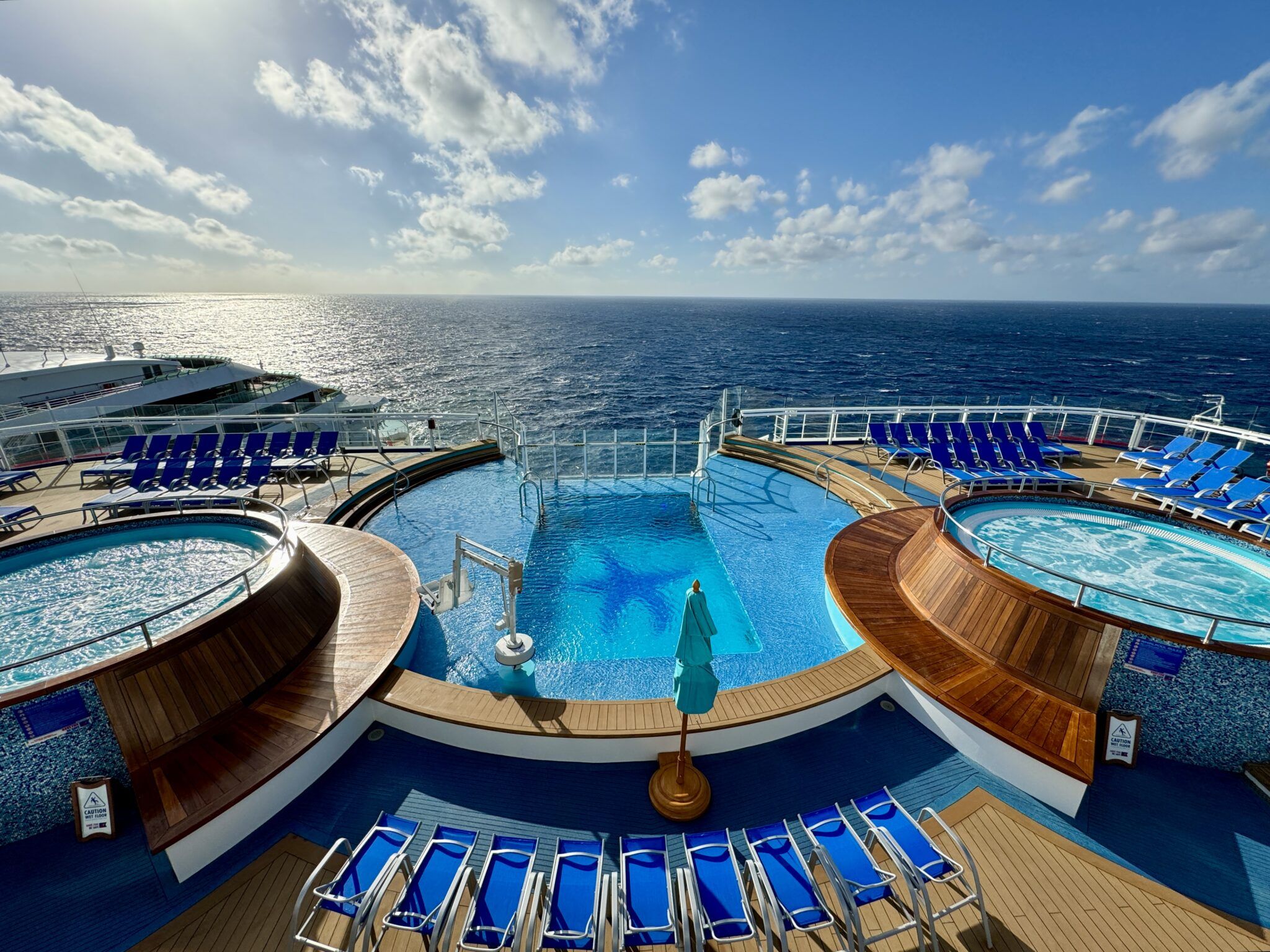 2026 Guide to Carnival Cruise Ships By Size: Largest to Smallest