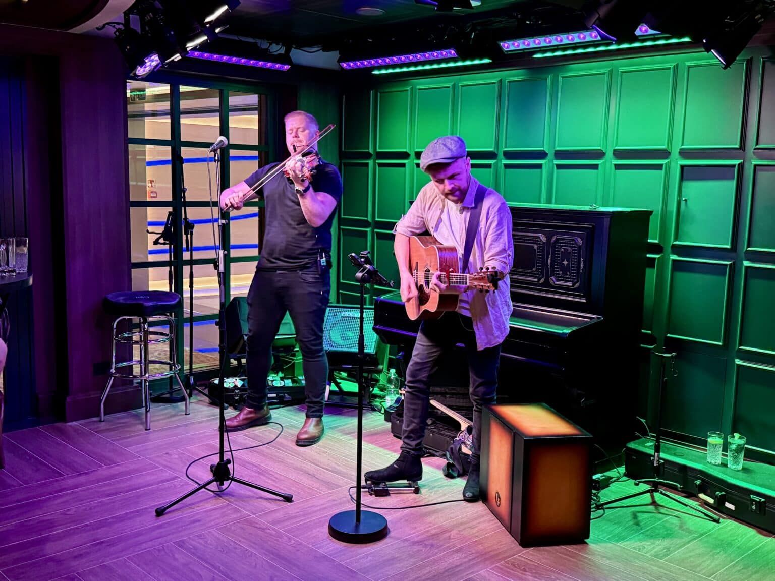 Complete Guide to Sun Princess Bars with Menus