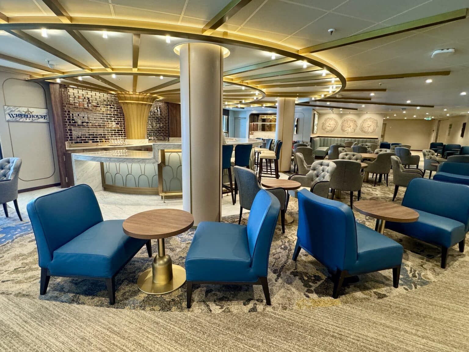 Complete Guide to Sun Princess Bars with Menus