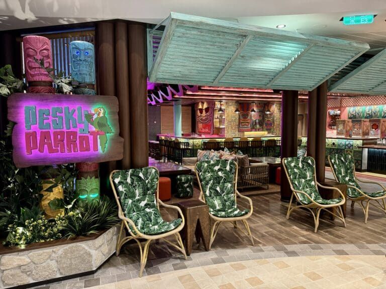 Our Complete Guide to All the Utopia of the Seas Bars With Menus