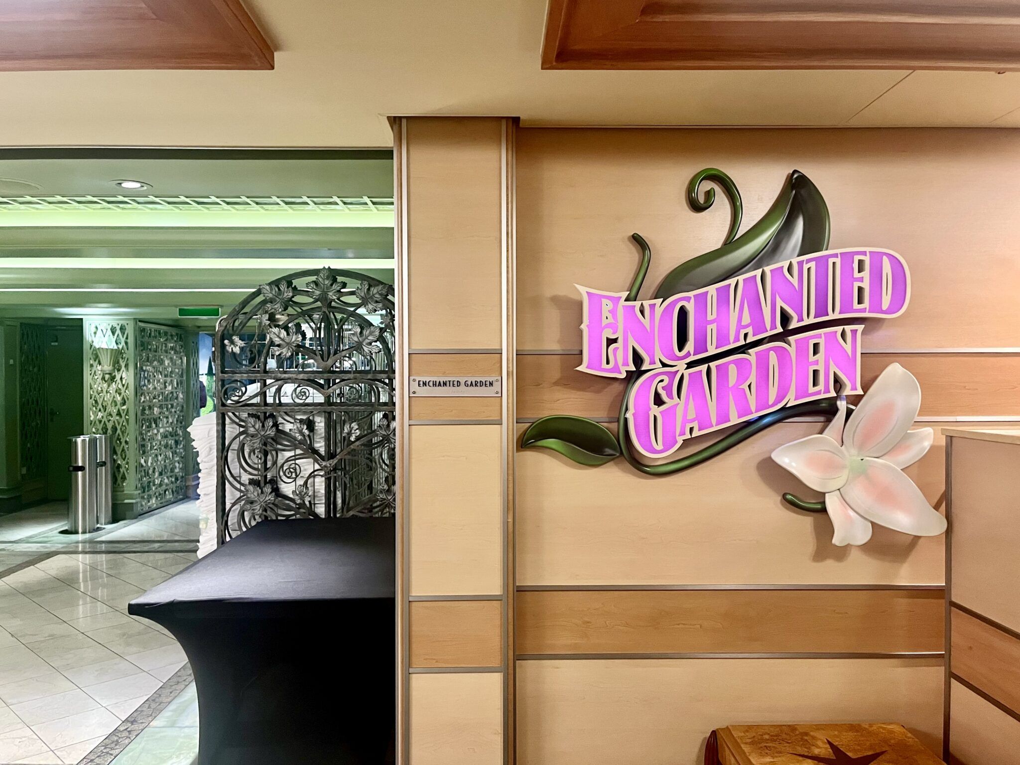 Disney Dream Restaurants Guide With Menus